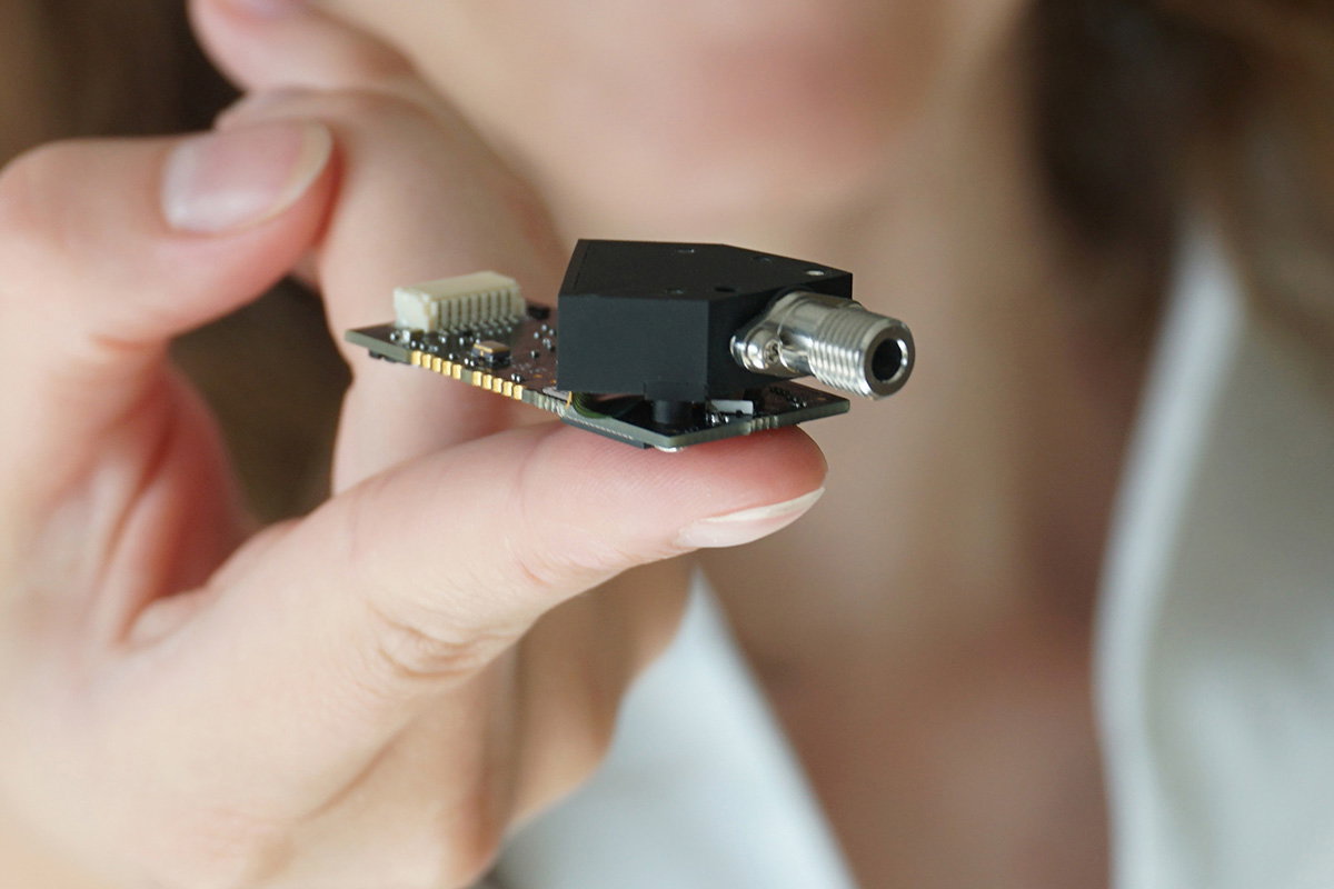 Ultra compact PEBBLE NIR spectrometer launched by Ibsen